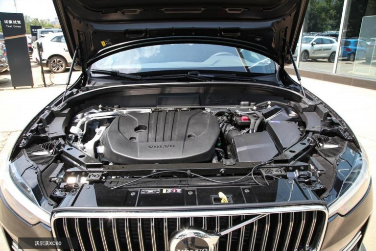 凯迪拉克XT5与沃尔沃XC60落地价对比：豪华SUV你选谁？