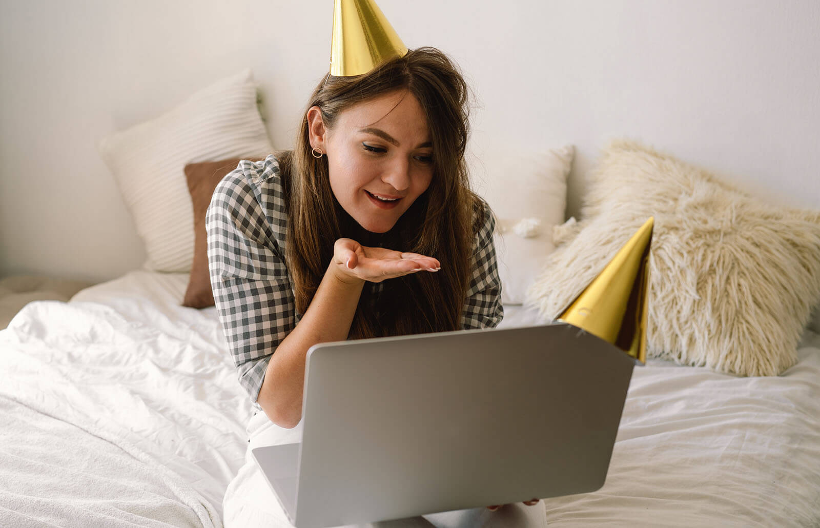 Creative Ways to Celebrate New Year's Eve in a Long Distance Relationship