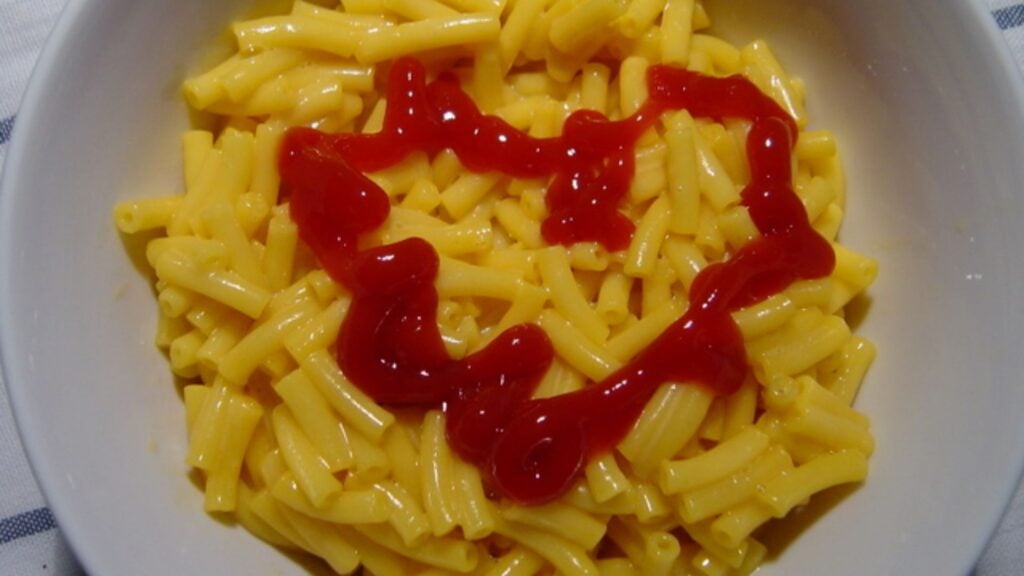28 Bizarre Food Combinations All Kids Used to Love