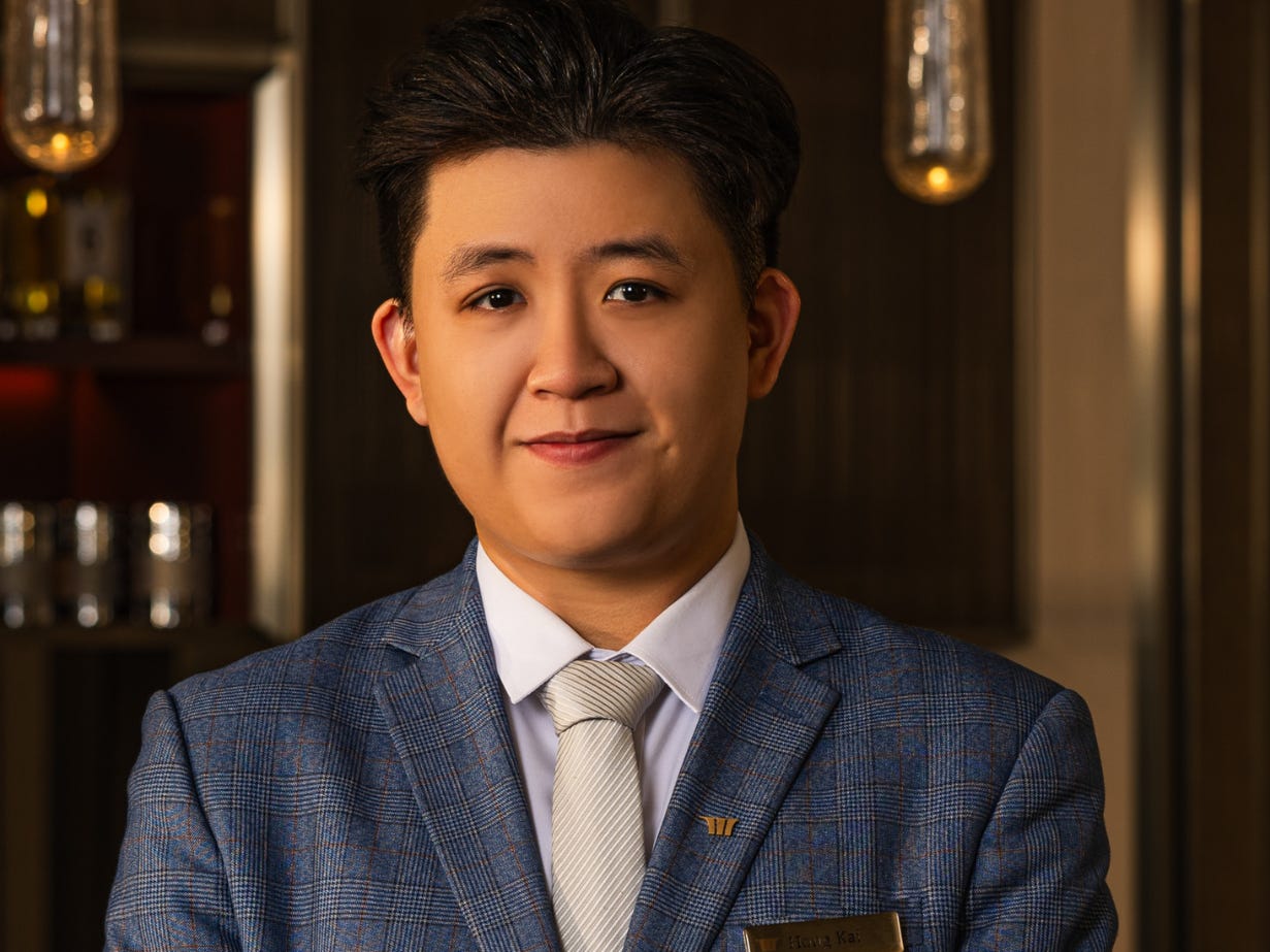 I'm a butler at one of Singapore's most expensive hotels, where a night ...