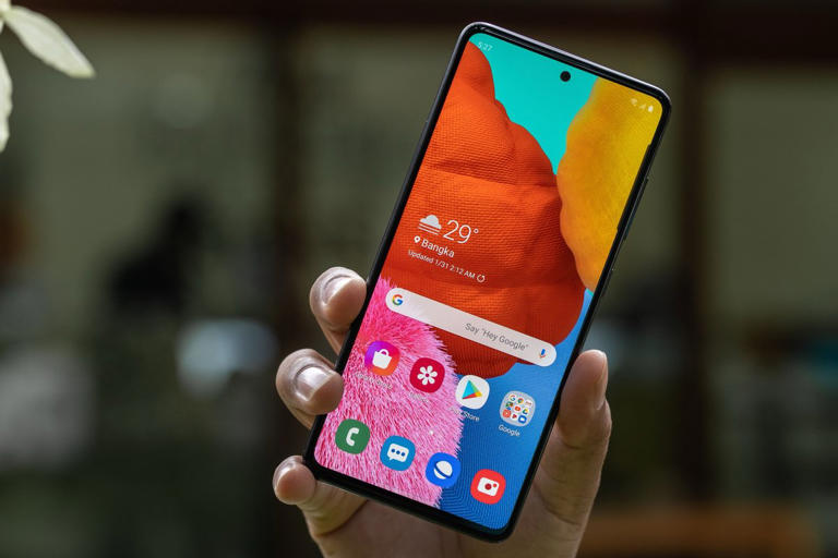 One UI 9 : Samsung prépare-t-il sa réponse au Liquid Glass d’Apple