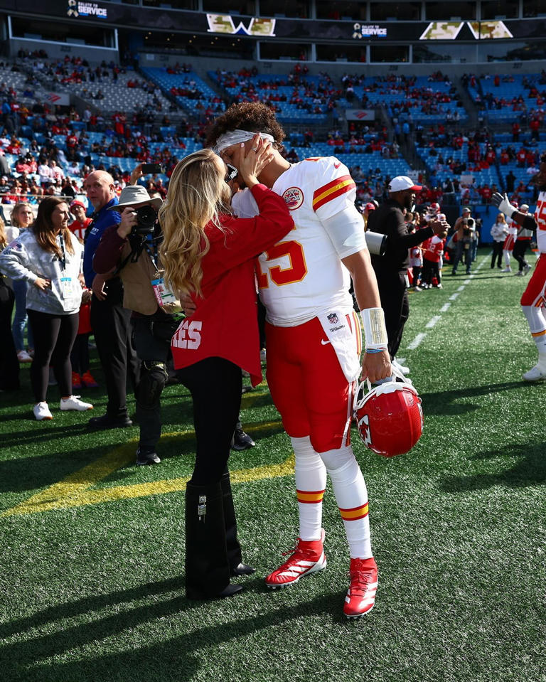 Patrick Mahomes explains why he awkwardly rejected Netflix’s football cake