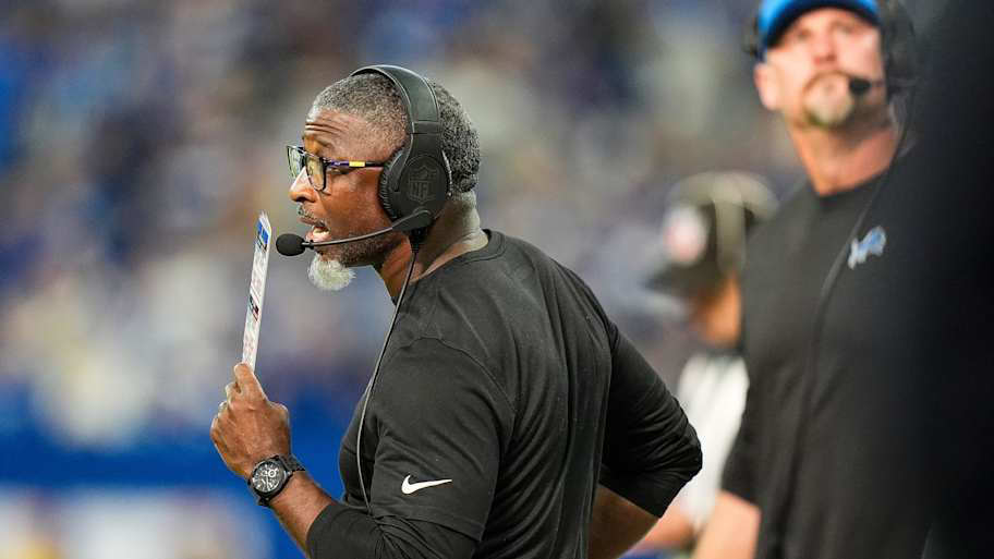 Lions Gifted Perfect Opportunity to Sign Former Pro Bowl Pass Rusher Lions Gifted Perfect Opportunity to Sign Former Pro Bowl Pass Rusher