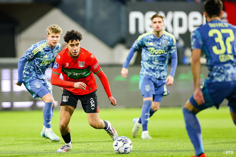 NEC-aanwinst Ouaissa kijkt ogen uit: 'Hij is wel echt heel goed' NEC-aanwinst Ouaissa kijkt ogen uit: 'Hij is wel echt heel goed'