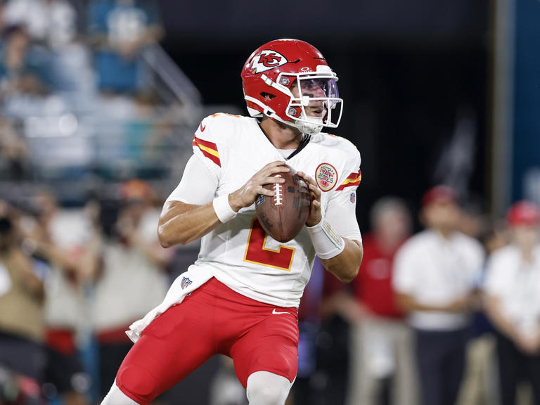 Eagles Sign QB in Light of Jalen Hurts Injury