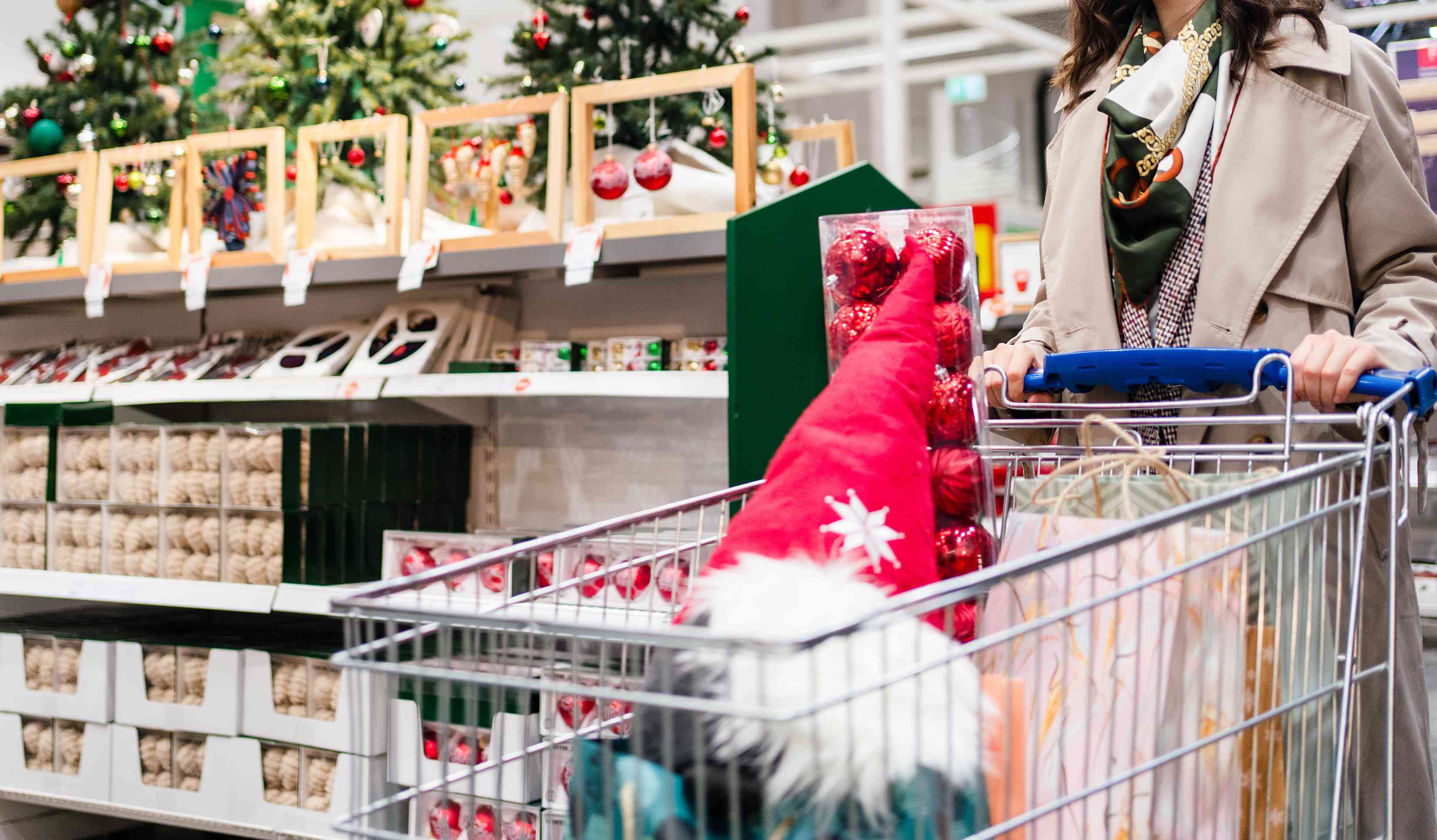 3 Things You Should Never Buy at After-Christmas Sales (and 3 You Should!)