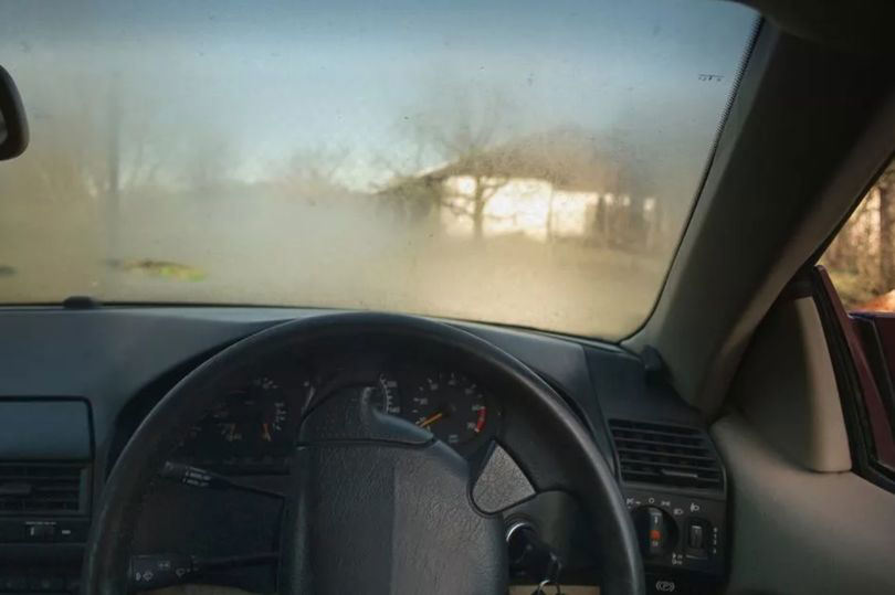 Drivers warned to expect £130 fines and reminded 'it's illegal' Drivers warned to expect £130 fines and reminded 'it's illegal'