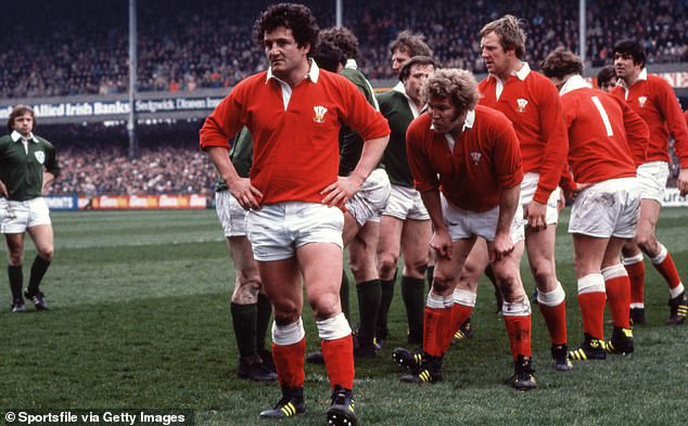 Geoff Wheel dead at 73: Welsh rugby legend dies after battle with motor ...