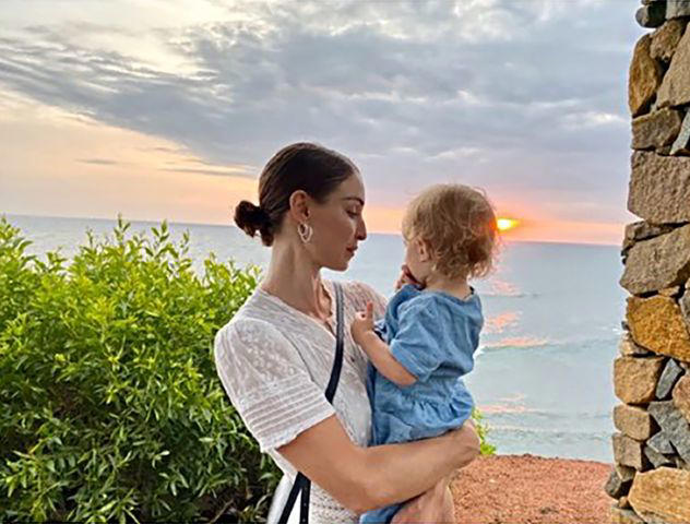 Who Is Bill Skarsgård's Girlfriend? All About Actress Alida Morberg ...