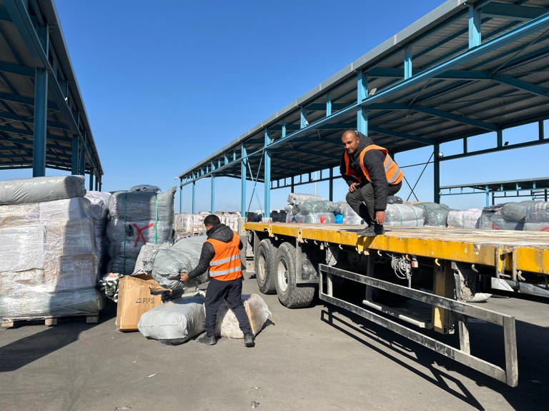 Humanitarian aid stacks up at Gaza border as relief organizations won’t ...