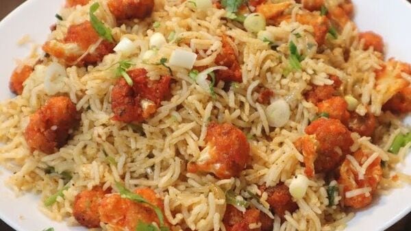 Gobi rice: అన్నం మిగిలిపోతే ఇలా టేస్టీగా గోబీ రైస్ చేసేయండి, స్పైసీగా ...