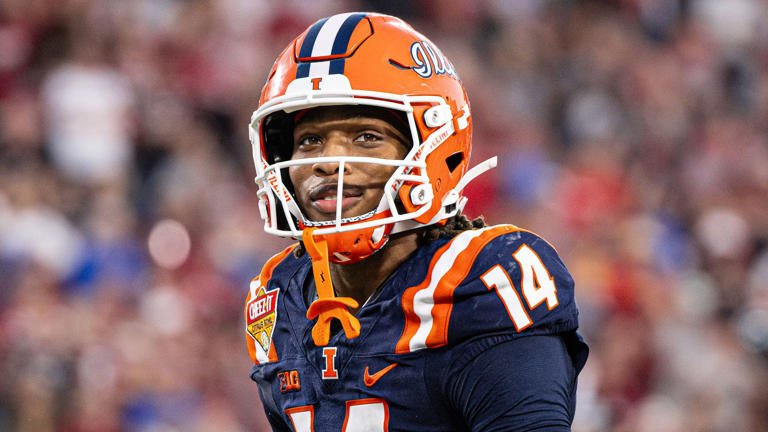 Illinois DB Xavier Scott to return for 2025 season