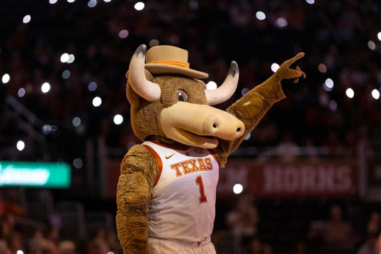 Texas’ Hook ’em Horns hand sign turns 70 years old