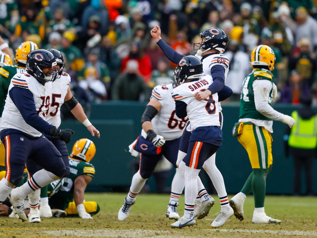 Bears rally for 24-22 win in Green Bay as Packers lose Love and Watson ...