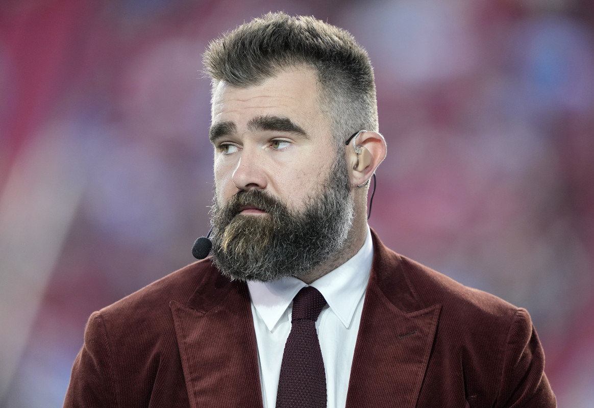 NFL Fans Are Demanding An 'Apology' From Jason Kelce