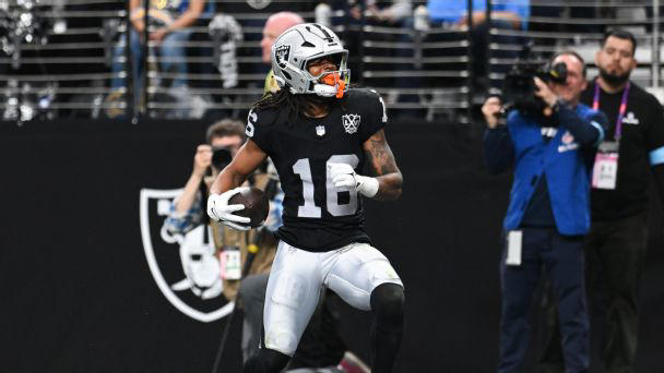 Jakobi Meyers shakes free for 25-yard touchdown to give Raiders lead