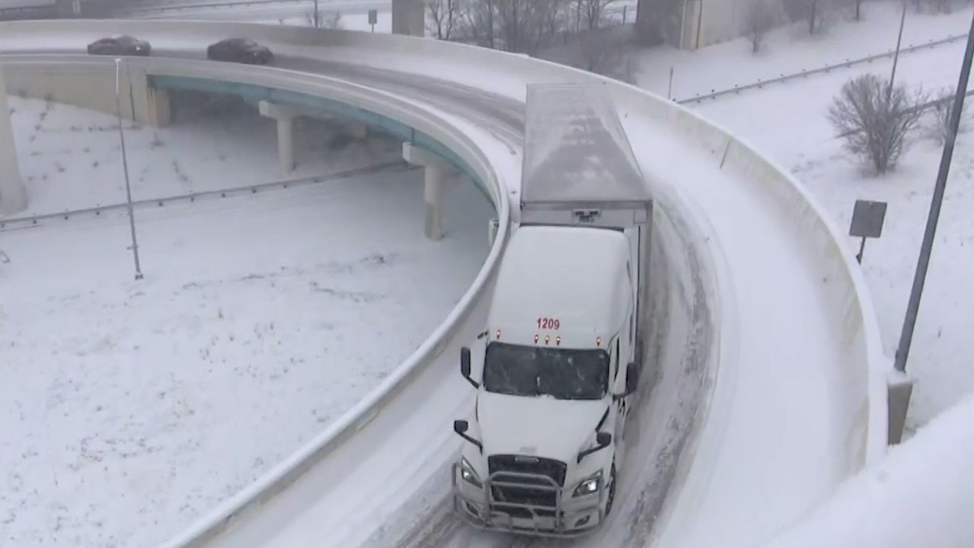 Semi Gets Stuck As Chris Bruin Reports In Cincinnati