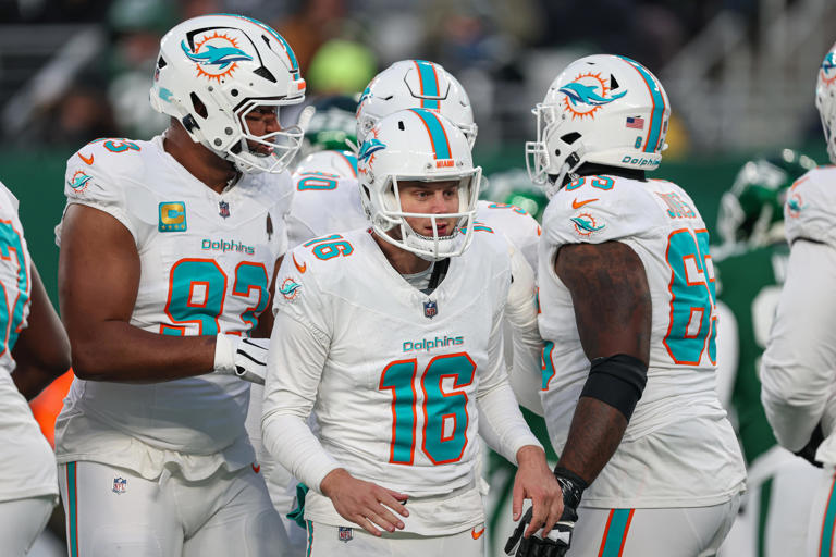 Miami Dolphins free agency: Top 5 players to prioritize; the salaries