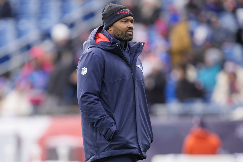 Patriots fire coach Jerod Mayo shortly after beating Bills to finish ...