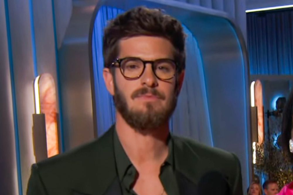 Andrew Garfield Makes Viewers Melt with His Surprisingly Sexy Glasses ...