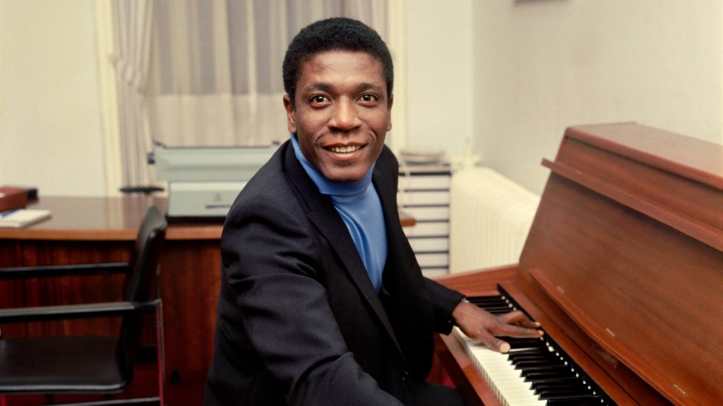 Legendary soul singer dies at 83