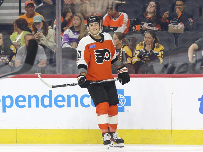 Rielly’s Overtime Winner Lifts Maple Leafs to 3-2 Victory over Flyers Rielly’s Overtime Winner Lifts Maple Leafs to 3-2 Victory over Flyers