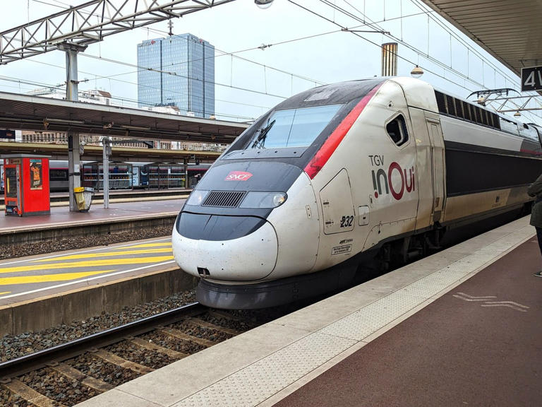 "15 000 collaborateurs utilisent déjà" SNCF GPT, le chatbot qui change la vie de la compagnie ...