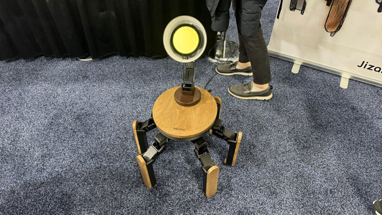CES Unveiled 2025: This walking stool waved at me