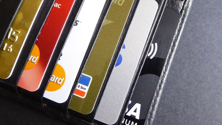How to block credit cards permanently? Here are 5 effective methods