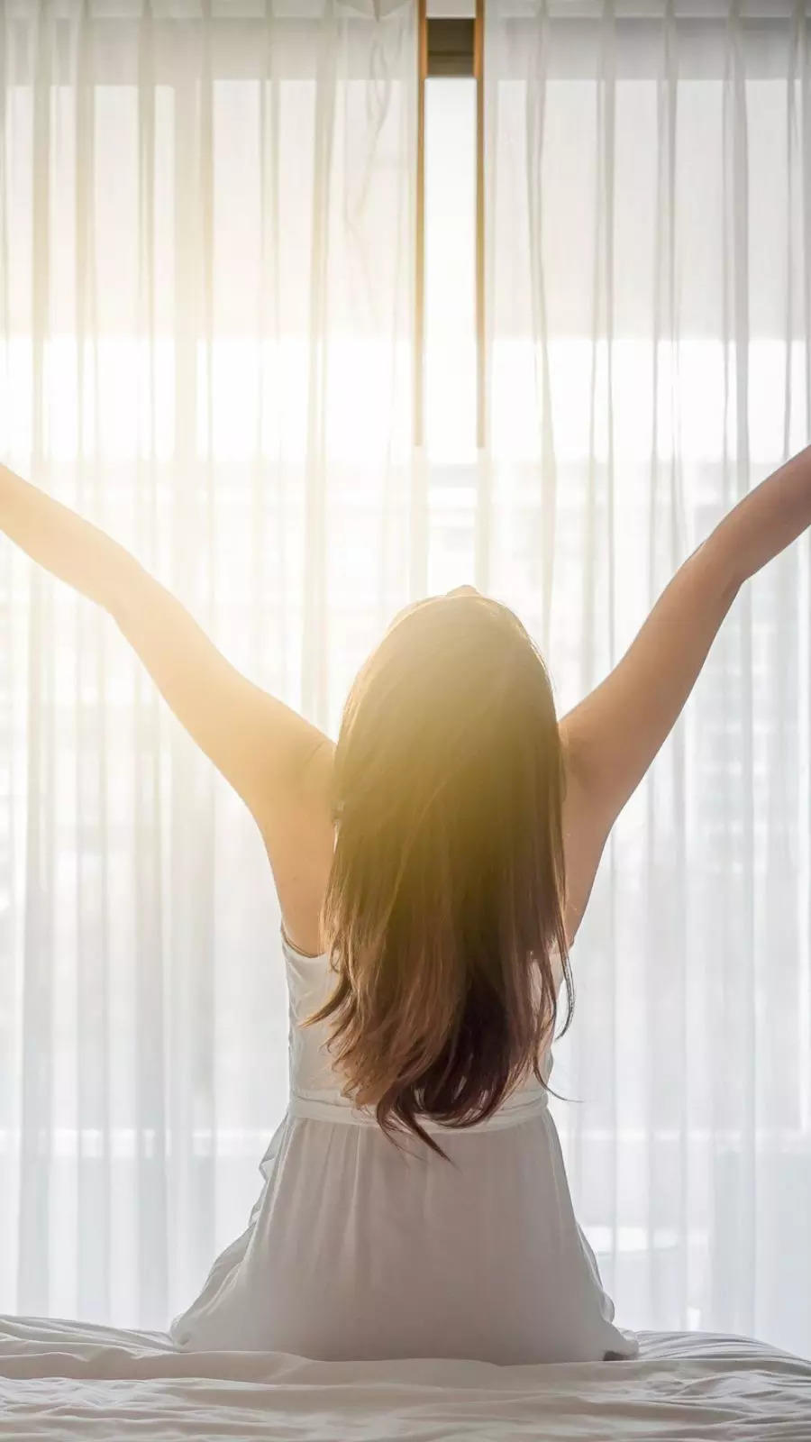 8 ways waking up early improves your day