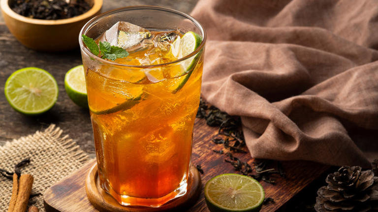 Here's Why Your Iced Tea Always Comes Out Cloudy