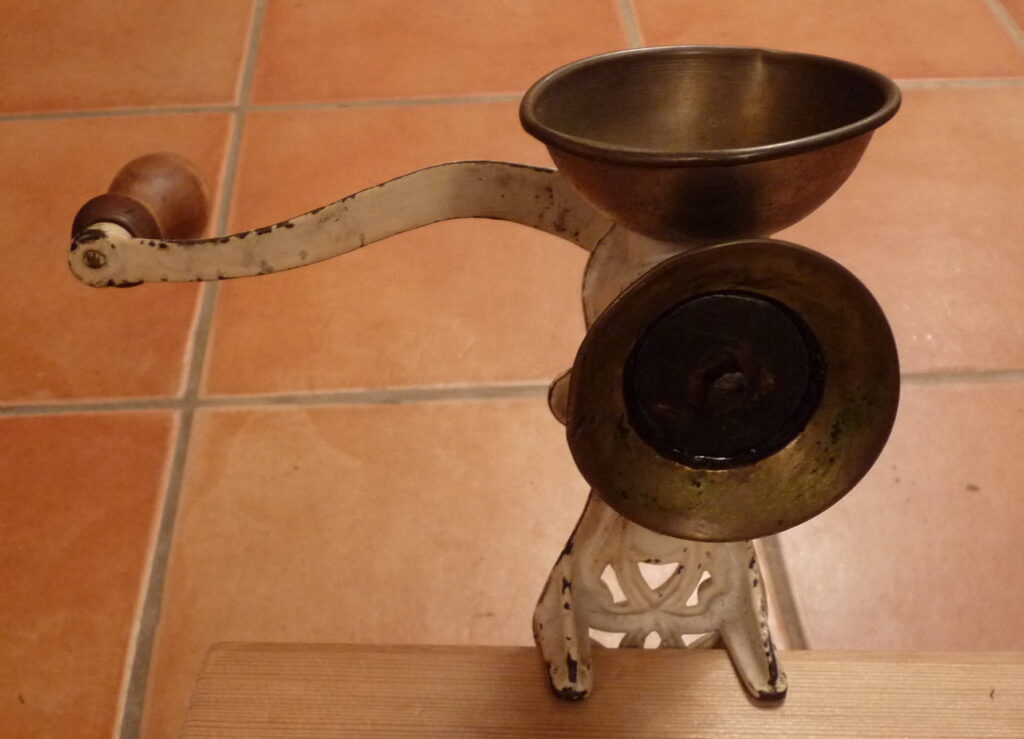 14 Old Kitchen Gadgets Everyone Is Desperate to Bring Back