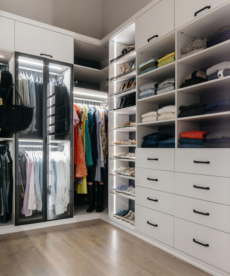 7 things the most organized people have in their closets – and what ...