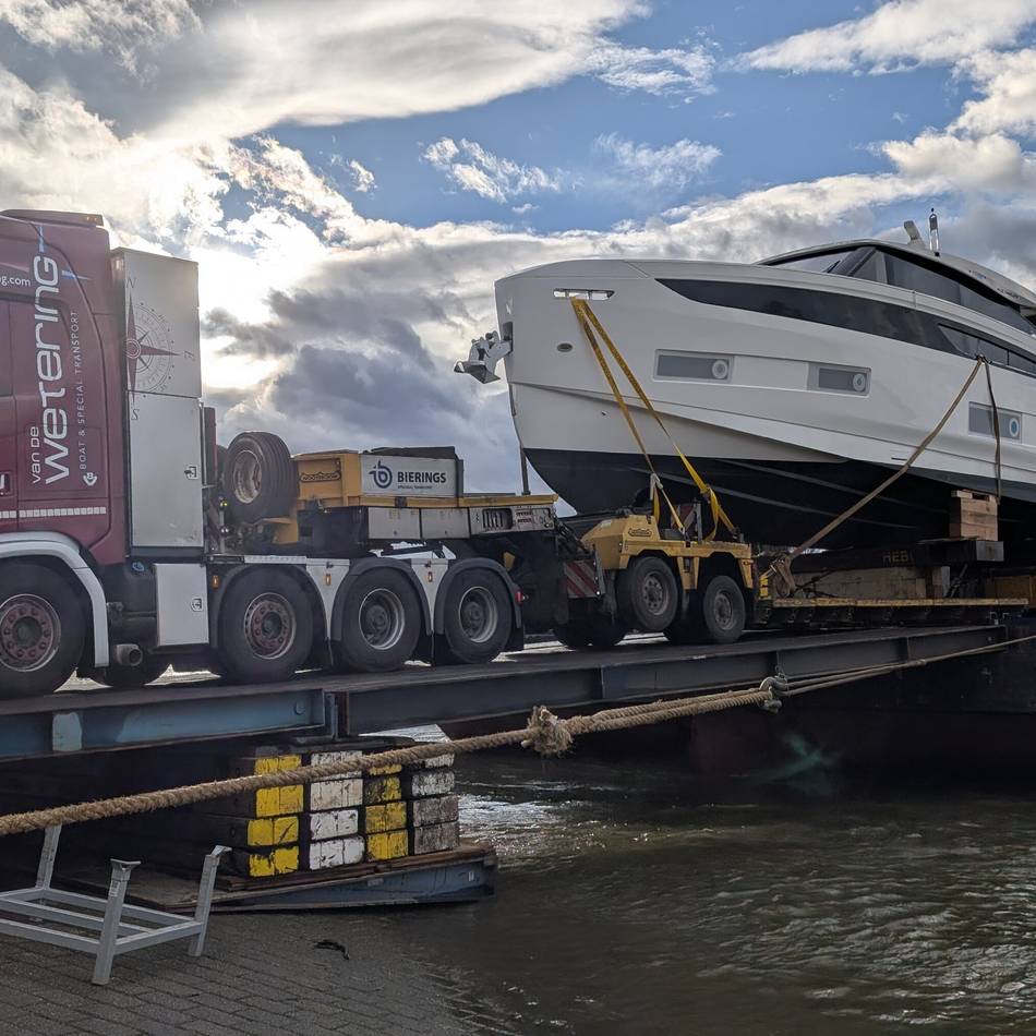 Zehn Millionen Euro teuer - die Königin der „Boot“ ist angekommen