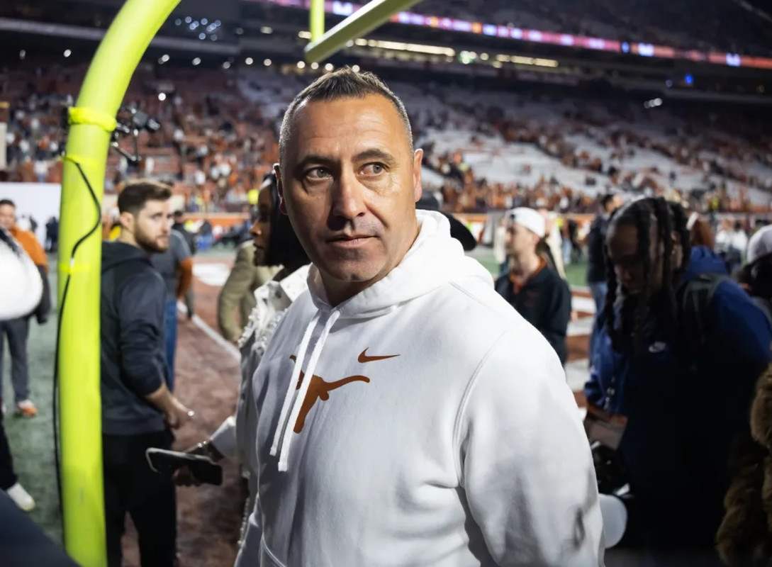 Top 60 target and Texas recruiting priority sees predictions roll in as ...