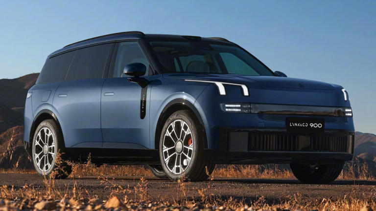 Plug in hybrid 8 seater store