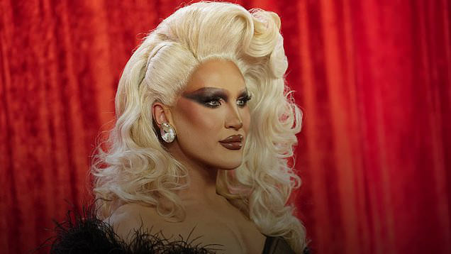 RuPaul's Drag Race star The Vivienne dies aged 32 RuPaul's Drag Race star The Vivienne dies aged 32