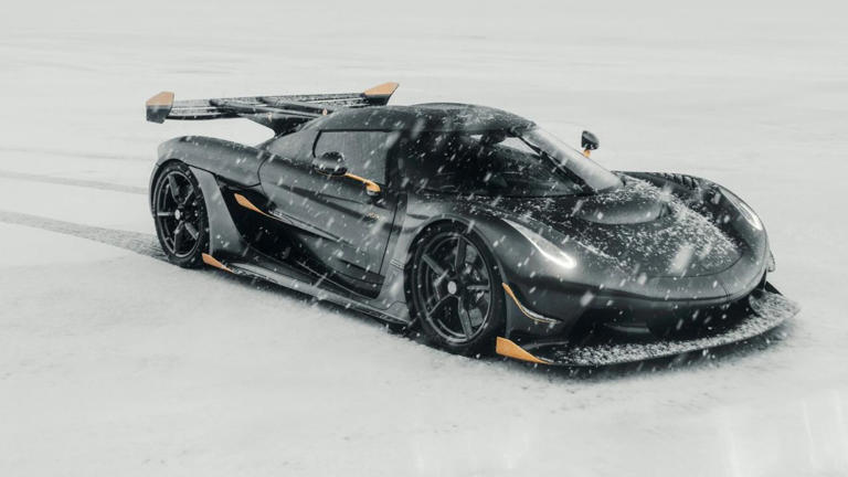 Koenigsegg Jesko Attack with Naked Carbon and Gold Leaf Heads to Australia