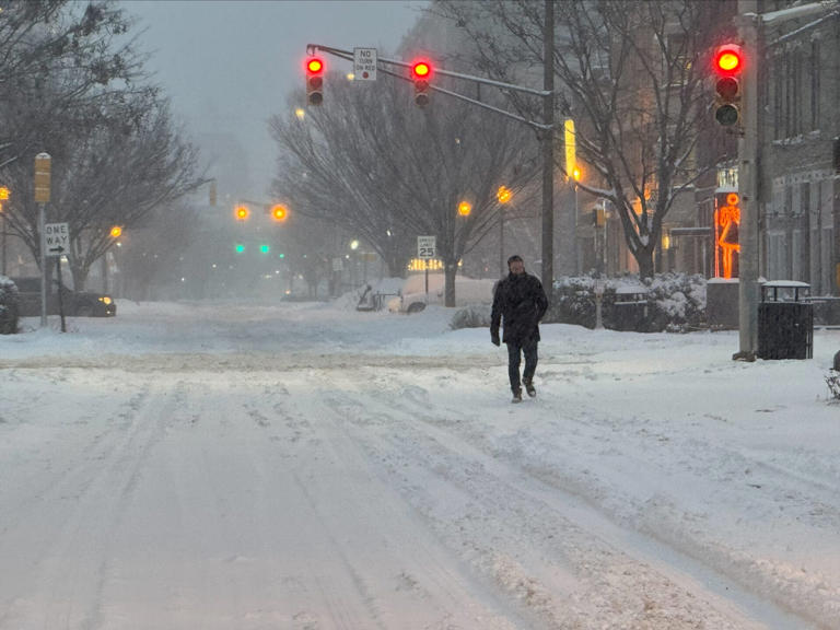 Farmers' Almanac predicts "very cold, snowy" Indiana winter