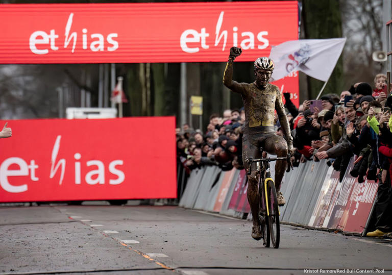 Belgische analisten eensgezind: Van Aert had afgelopen weekend mee ... Belgische analisten eensgezind: Van Aert had afgelopen weekend mee ...