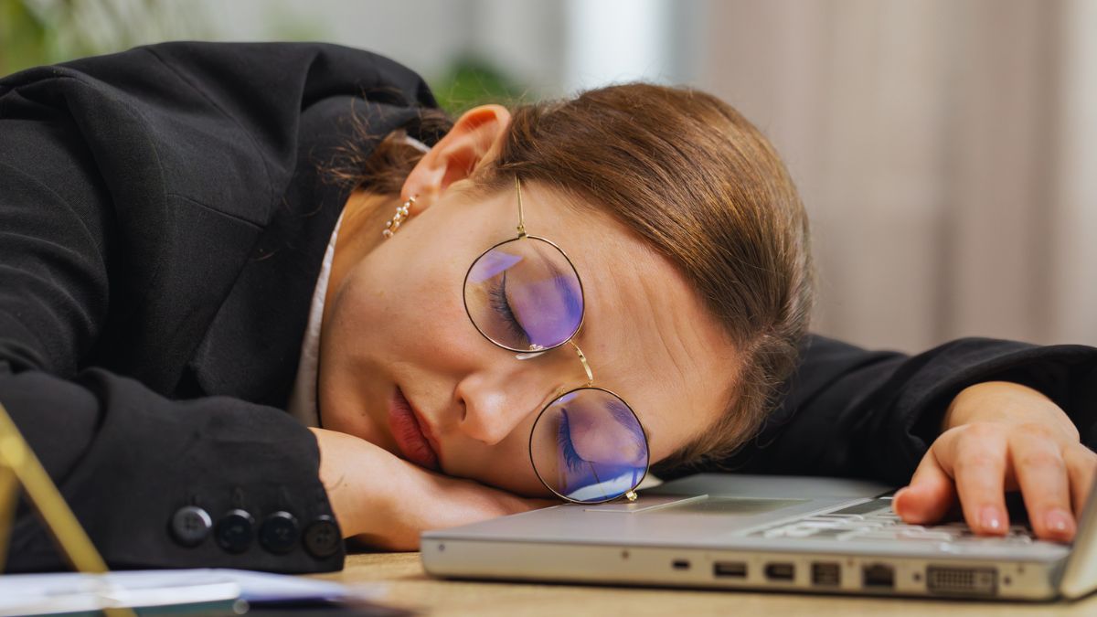 8 Middle Class Habits Keeping People in the Rat Race