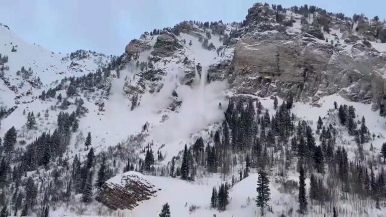 Watch avalanche barrel toward drivers on Utah roadway as snow inundates ...