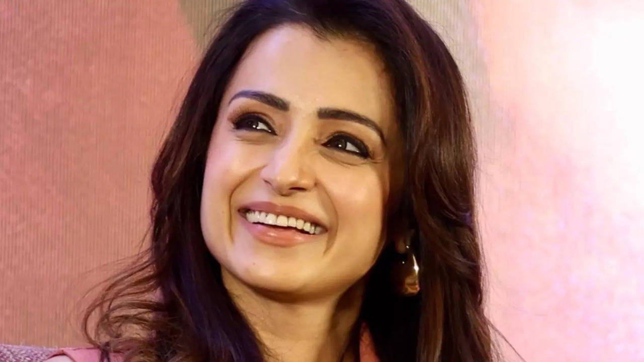 Trisha's Flawless Look At Identity's Promotional Event Makes Fans Go ...