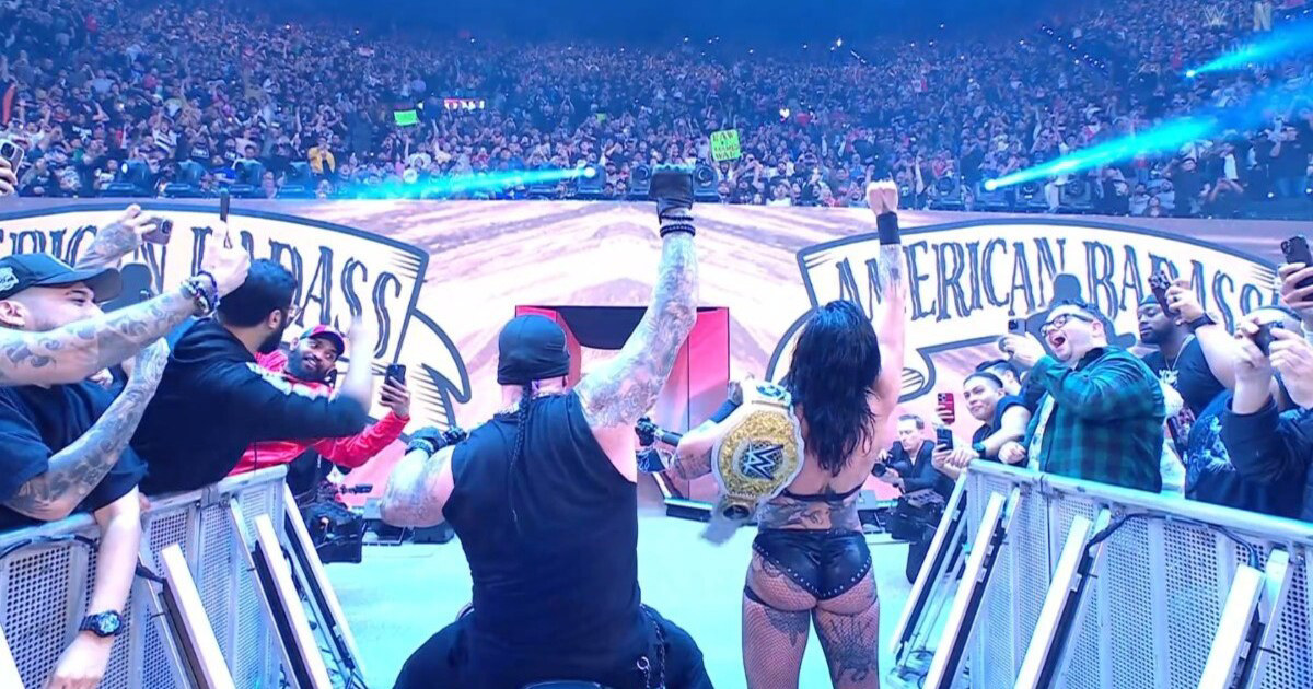 The Undertaker Appears At WWE RAW On Netflix Premiere The Undertaker Appears At WWE RAW On Netflix Premiere