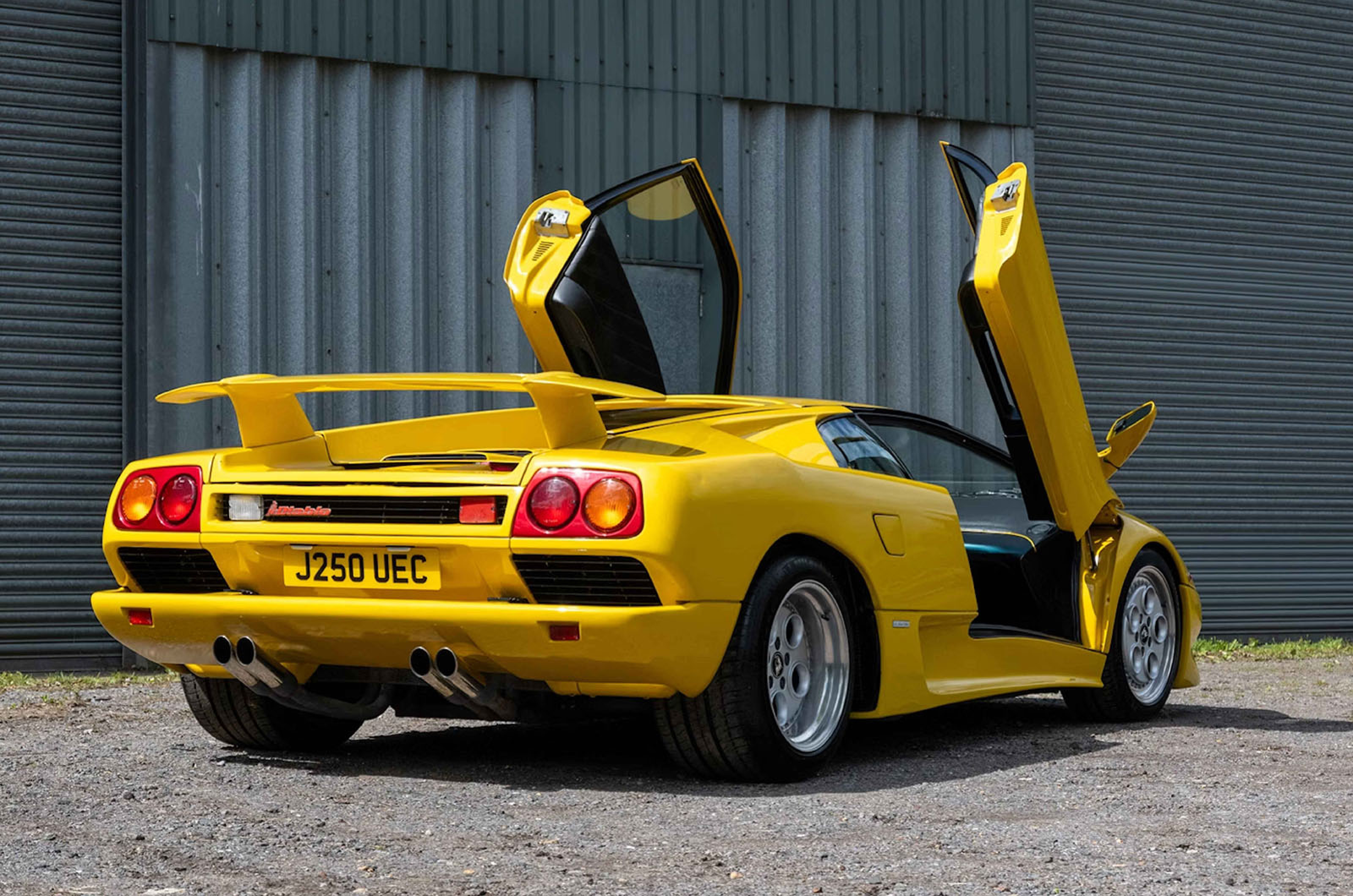 20 cars with great rear ends