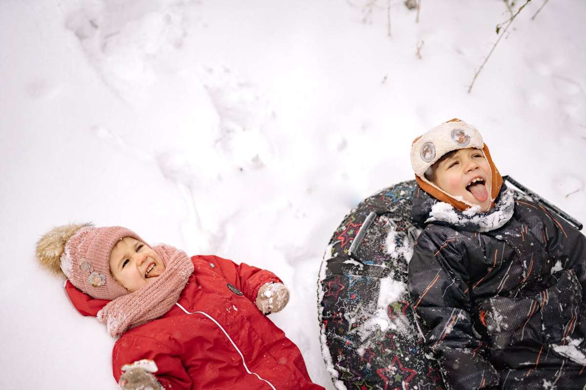 25 Fun Family Things to Do in the Snow