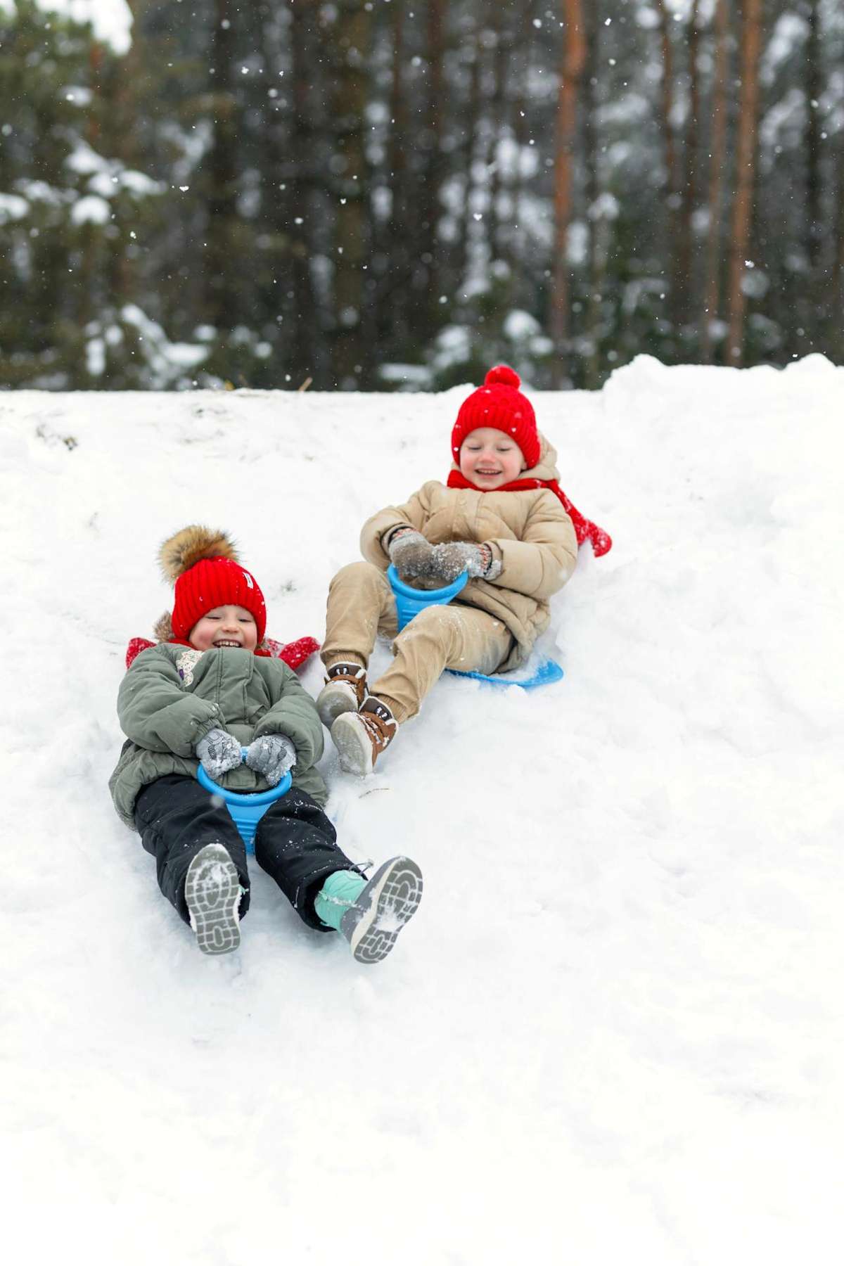 25 Fun Family Things to Do in the Snow