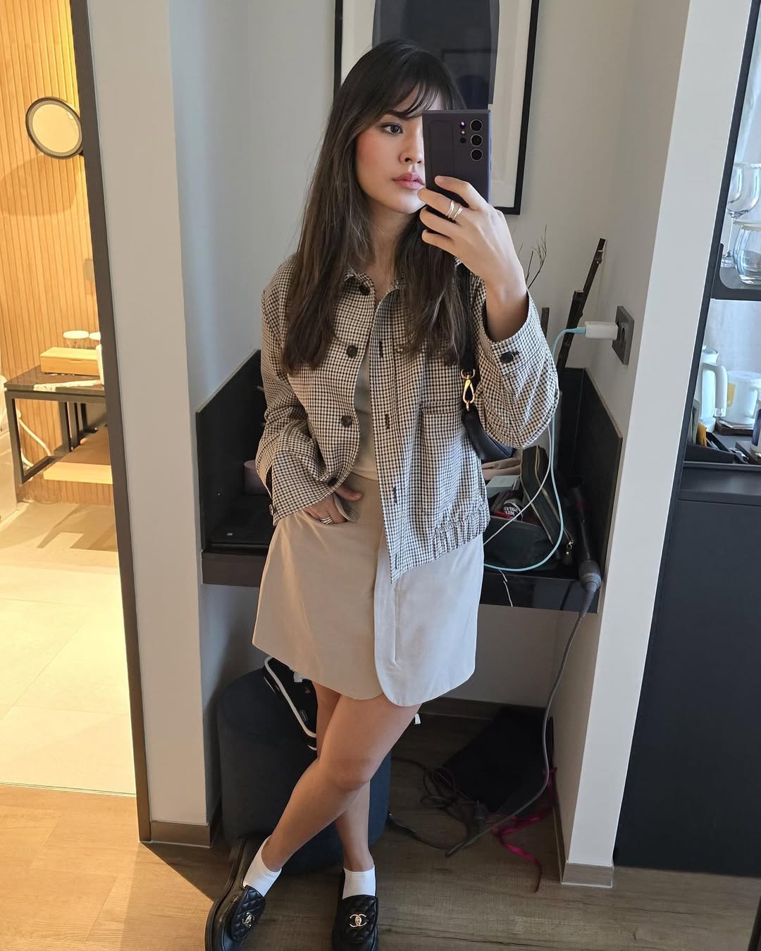 Contek Gaya Preppy Chic Raisa yang Bisa Jadi Inspirasi Gaya untuk ...