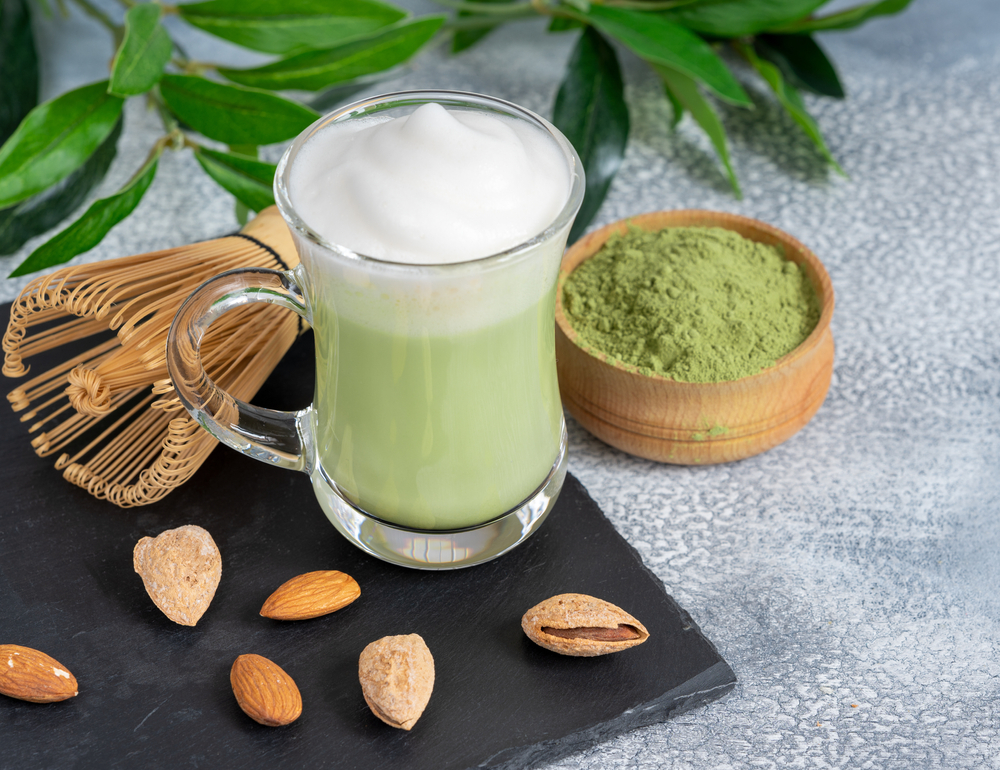 15 Refreshing Plant-Based Drinks to Start Your Day