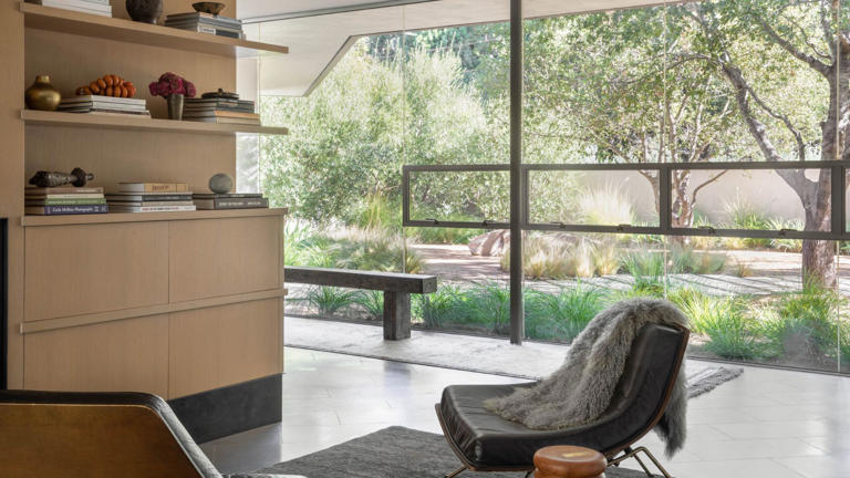 6 Ways Professional Organizers Declutter to Downsize — These Expert ...